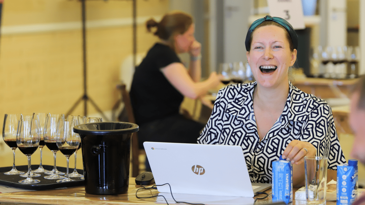 IWSC 2024 Wine Judging. Judges’ deliberations on Australian wine | IWSC